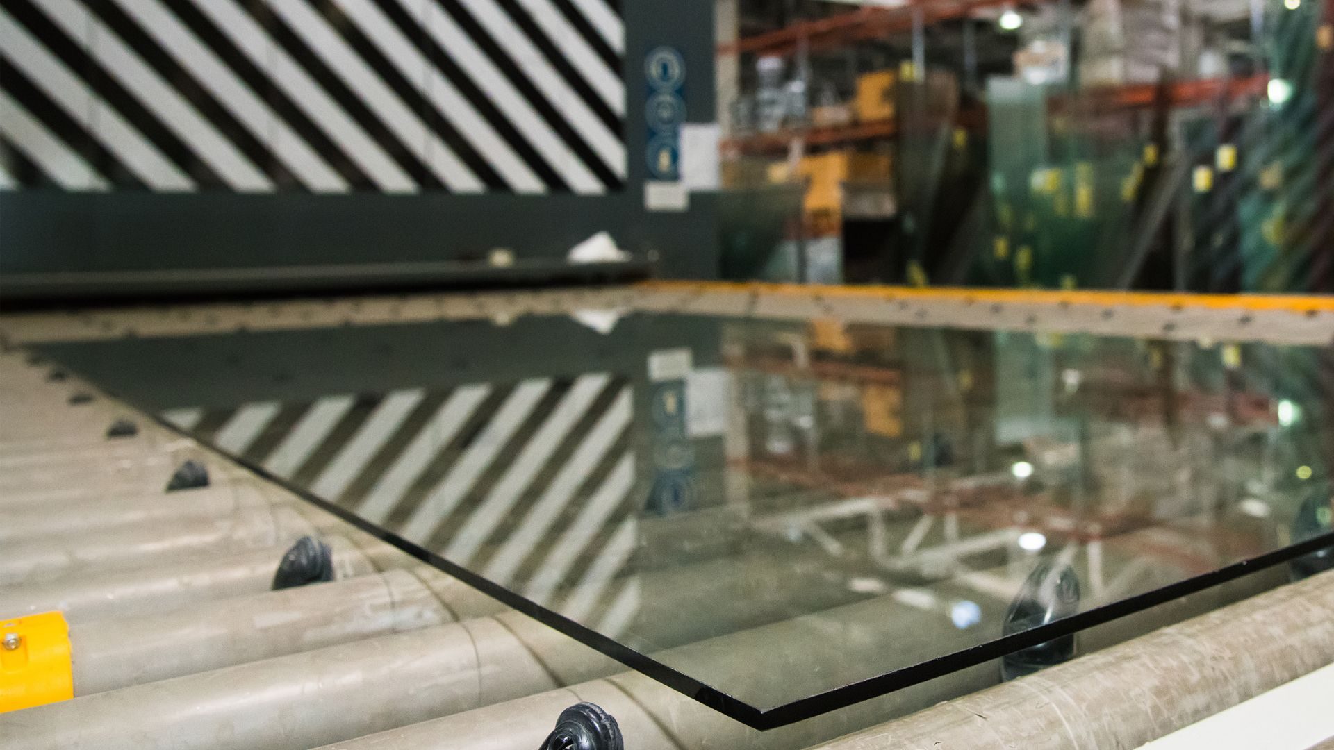 O que é vidro temperado e por que ele é mais resistente? - Vitral ...